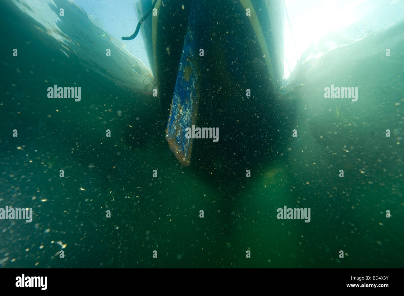 Sailing boast from underwater perspective, (enviromental concept ...