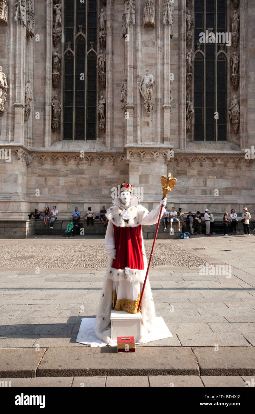 Busker in costume hi-res stock photography and images - Alamy
