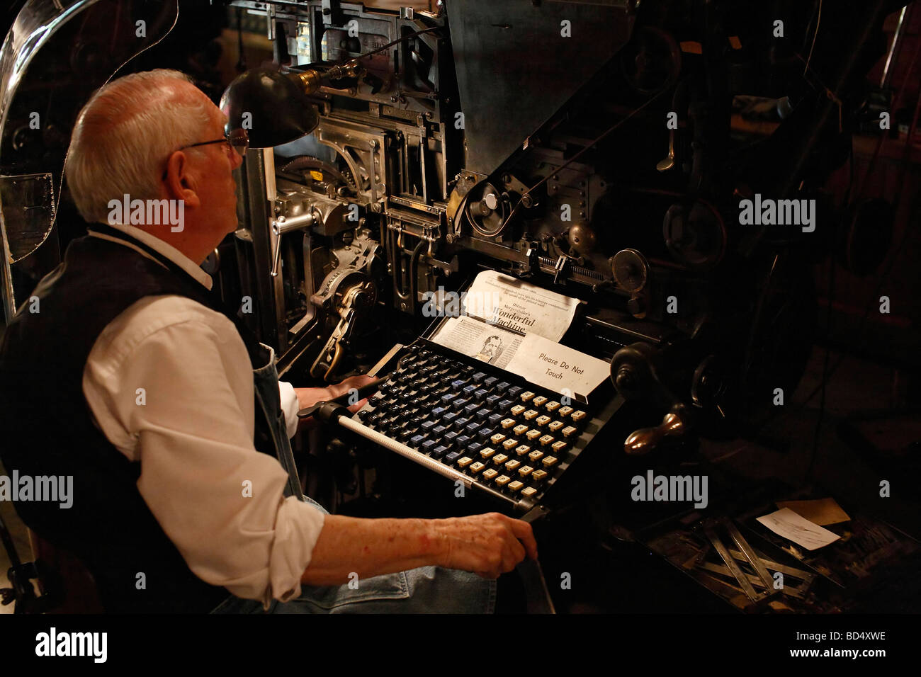 Old print machine hi-res stock photography and images - Alamy