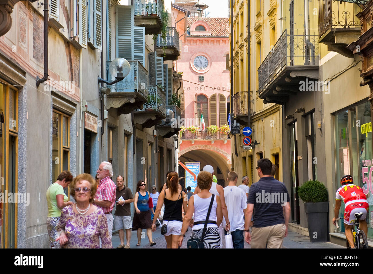 Alba italy hi-res stock photography and images - Alamy