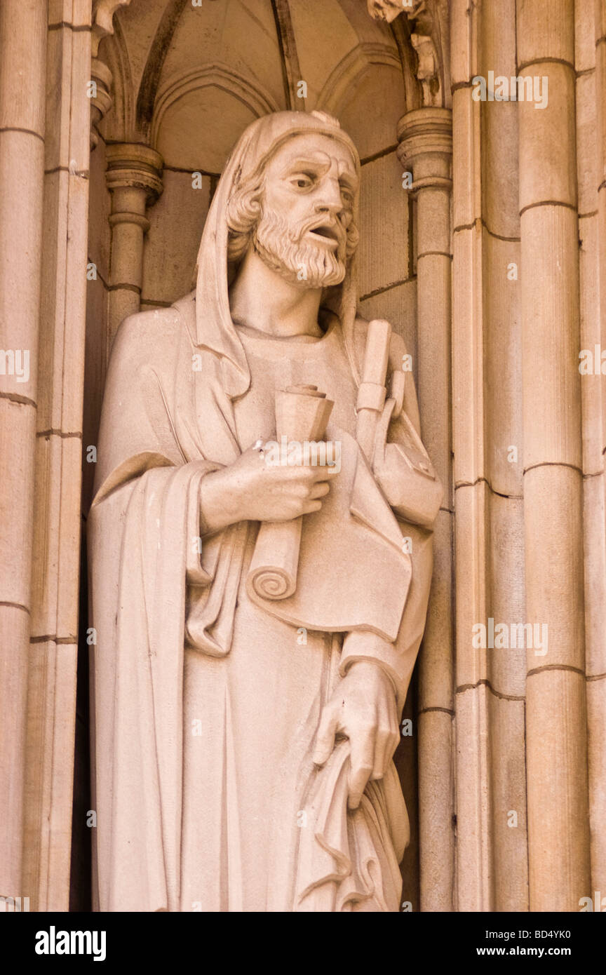 Luke the Evangelist statue, exterior St. Thomas Episcopal church, 5th ...