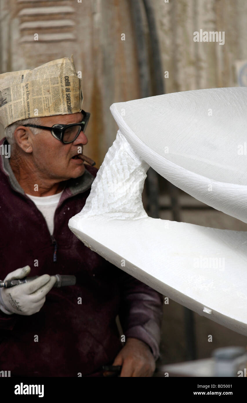 Marble Sculpturer at work Pietrasante Tuscany Italy Stock Photo - Alamy