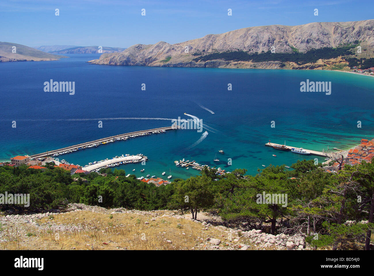 Baska harbour hi-res stock photography and images - Alamy