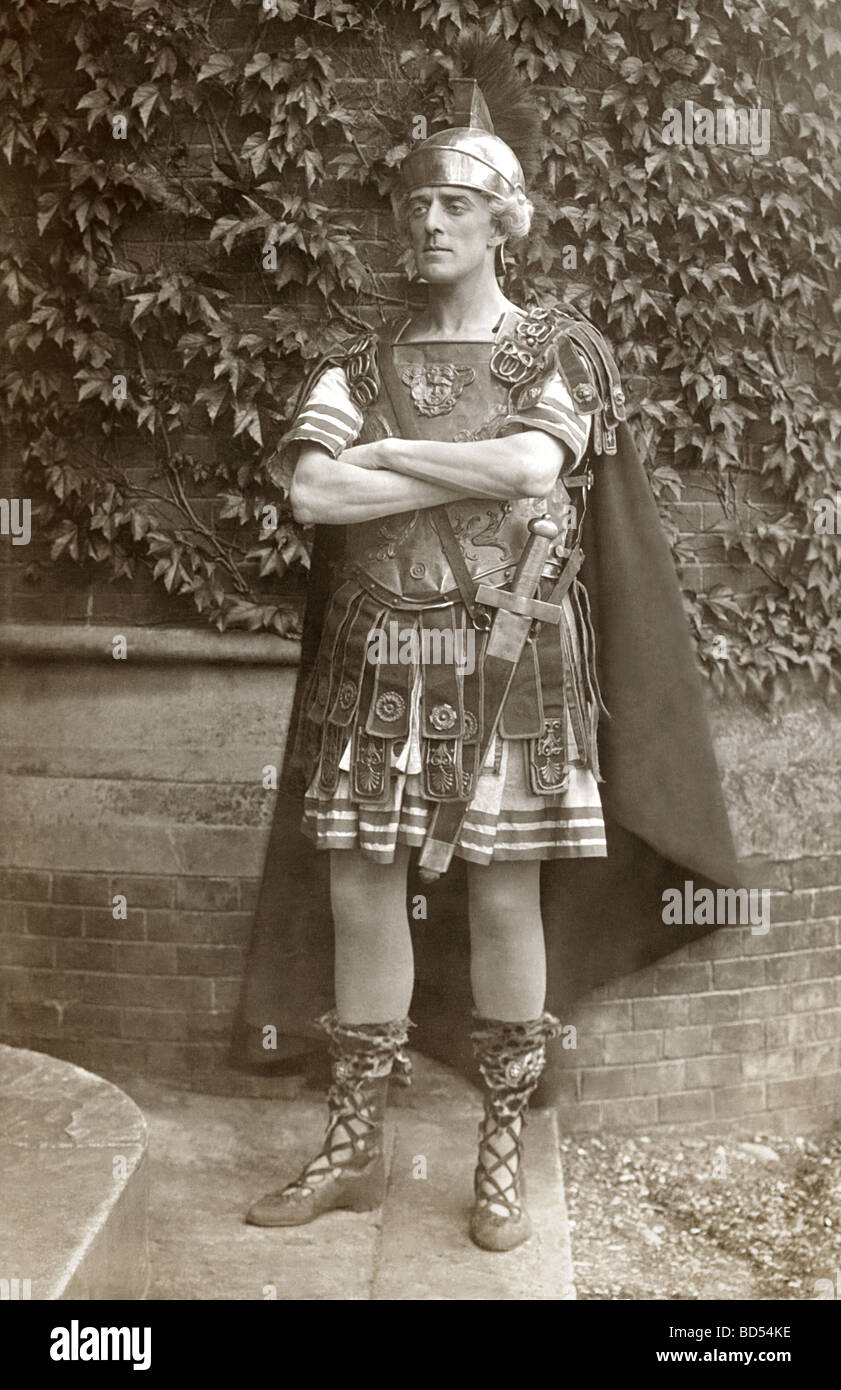 Roman soldier on guard hi-res stock photography and images - Alamy