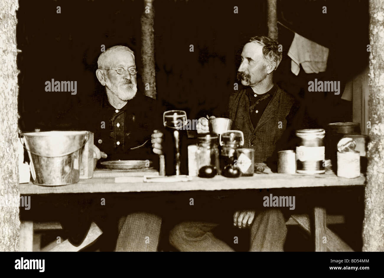 1910s dining hi-res stock photography and images - Alamy