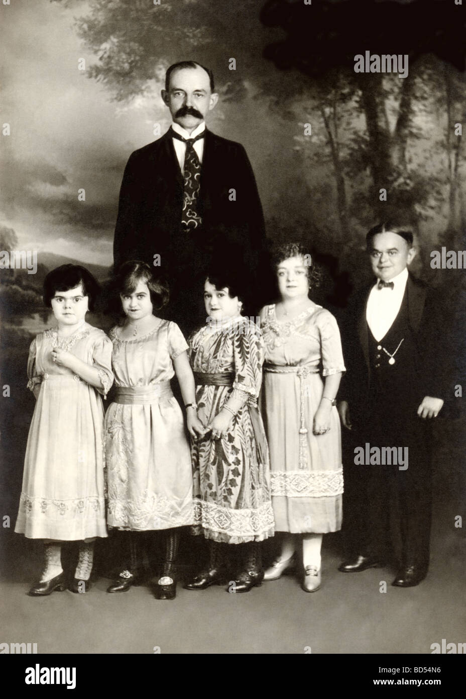 Dwarf female midget hi-res stock photography and images - Alamy