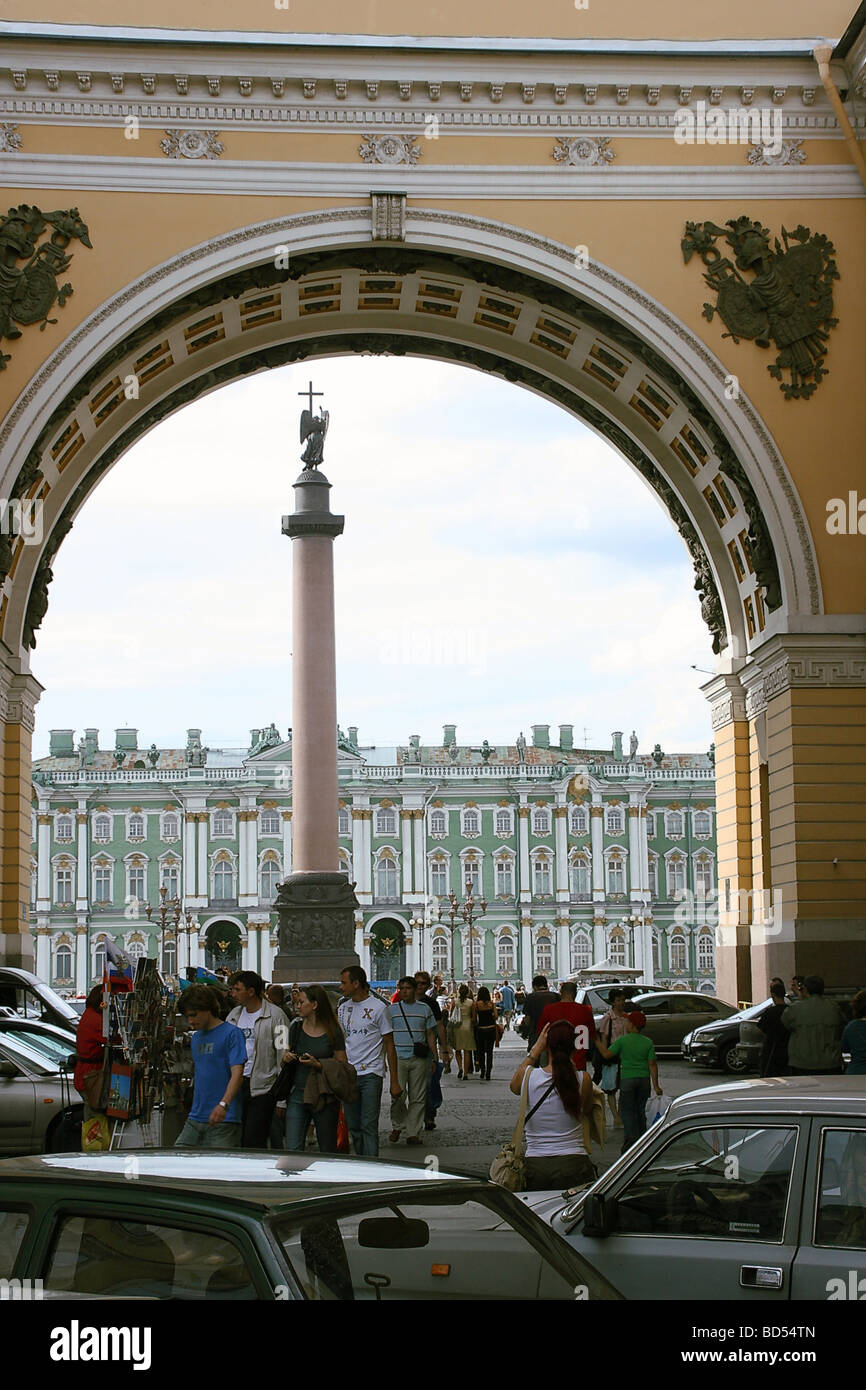 Russia, St Petersburg, castle place, Alexander column and winter palace ...