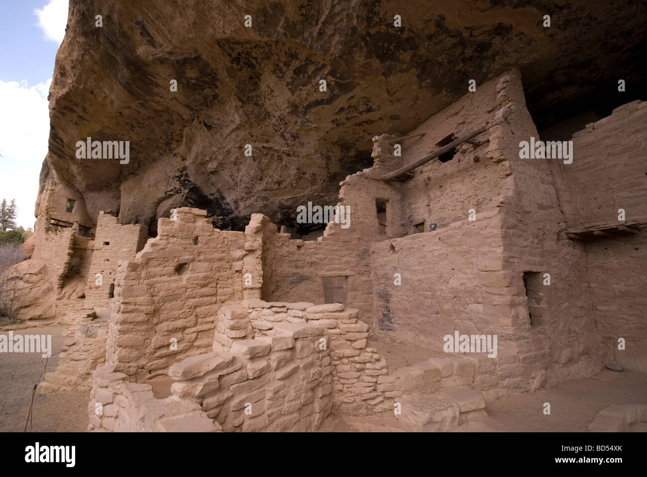 Prehistoric cave dwelling hi-res stock photography and images - Alamy