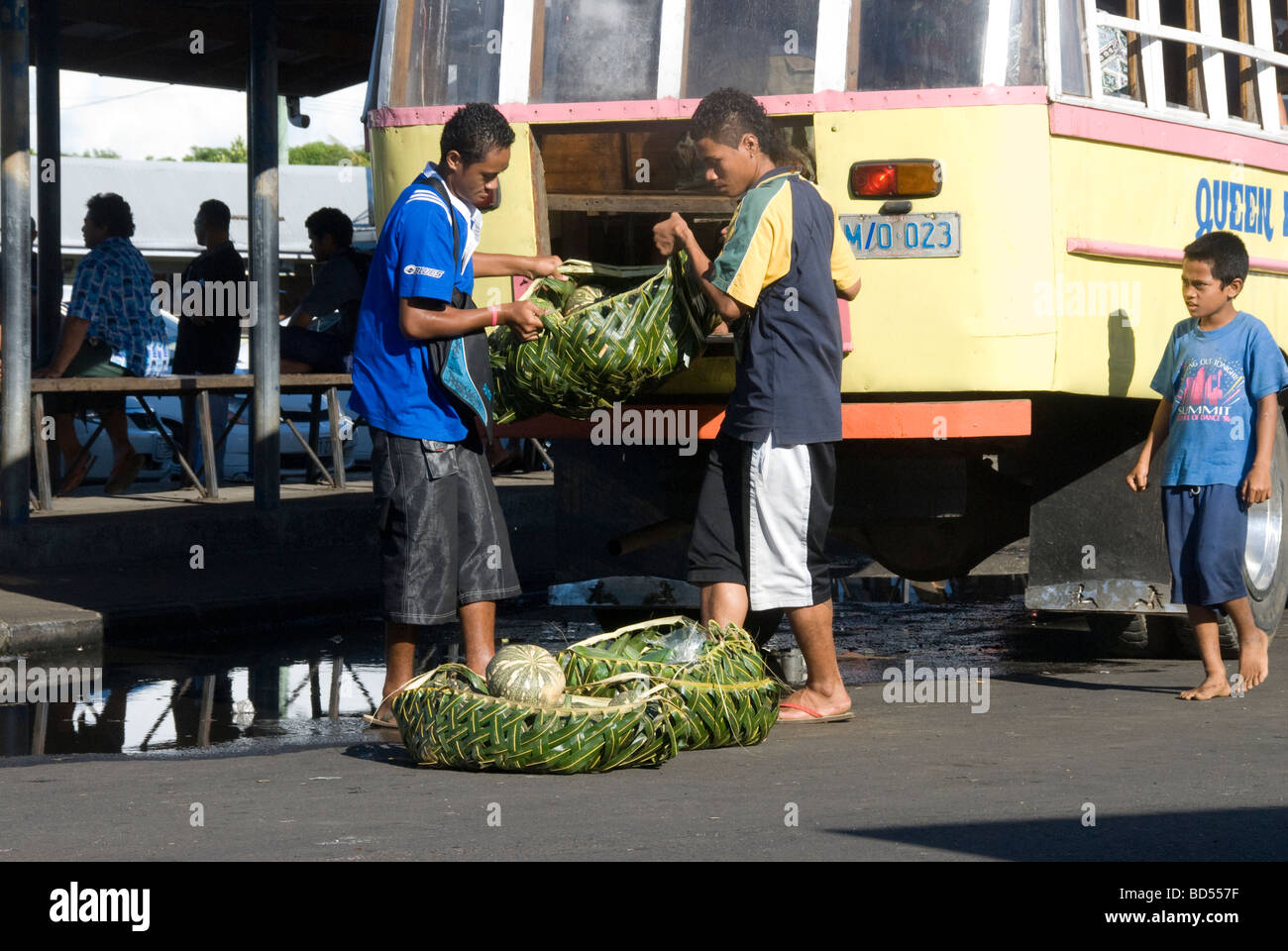 Bus unloading hi-res stock photography and images - Alamy