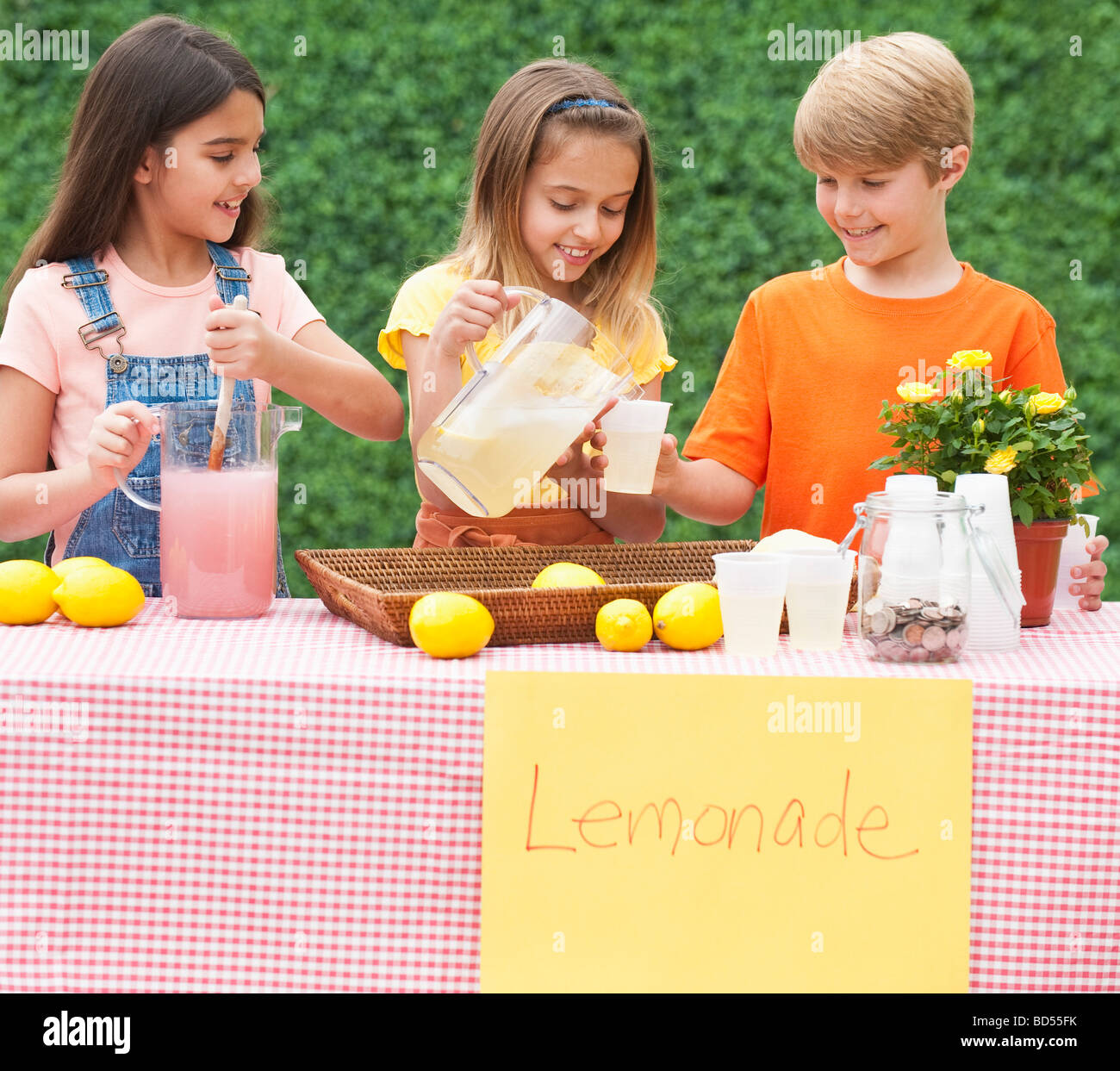 A lemonade stand Stock Photo - Alamy