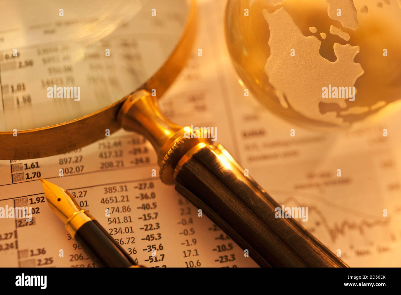 Magnifying glass globe hi-res stock photography and images - Alamy