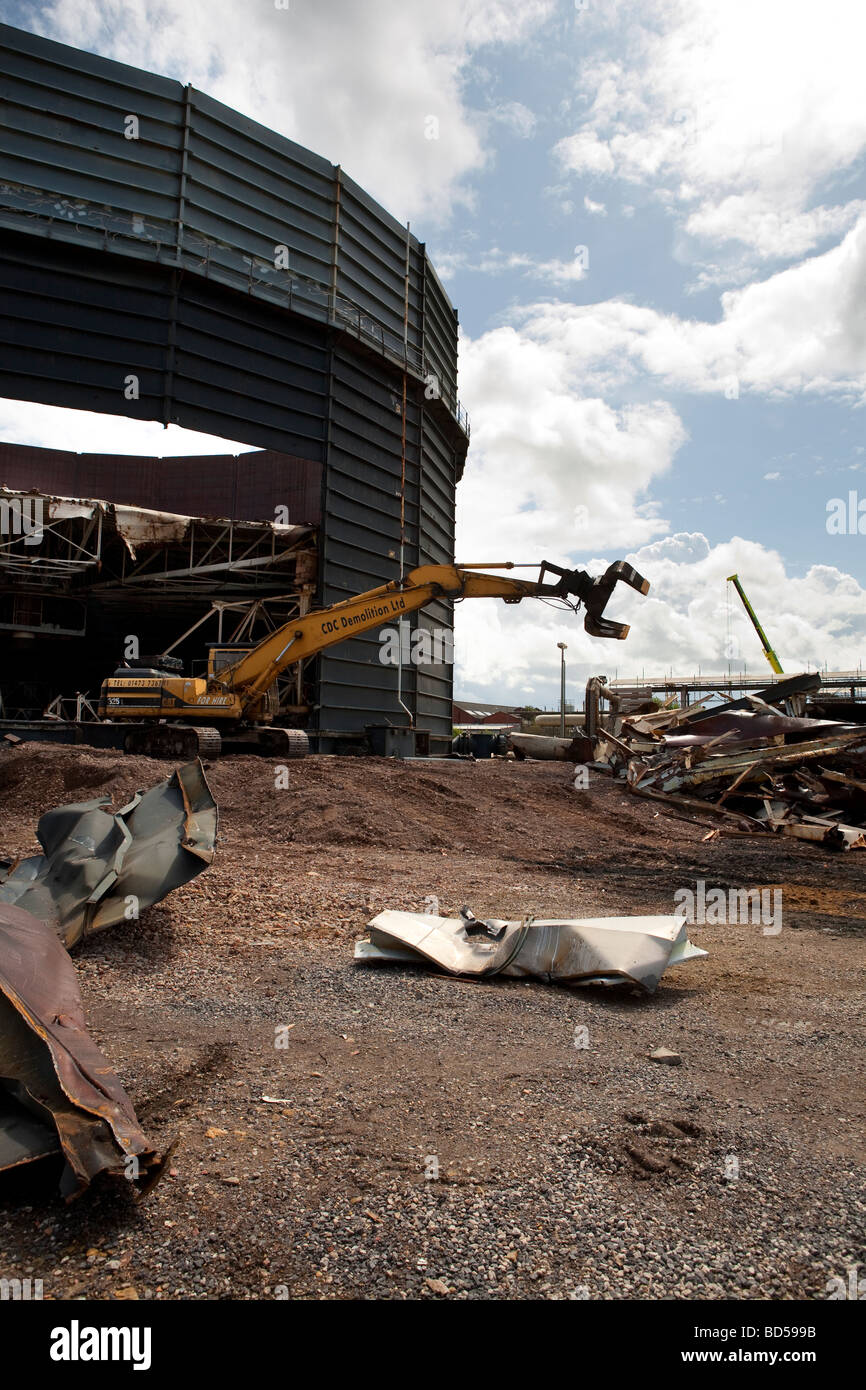 Gasometer gas tower JCB JS 460 Demolition plant machinery, Southport ...