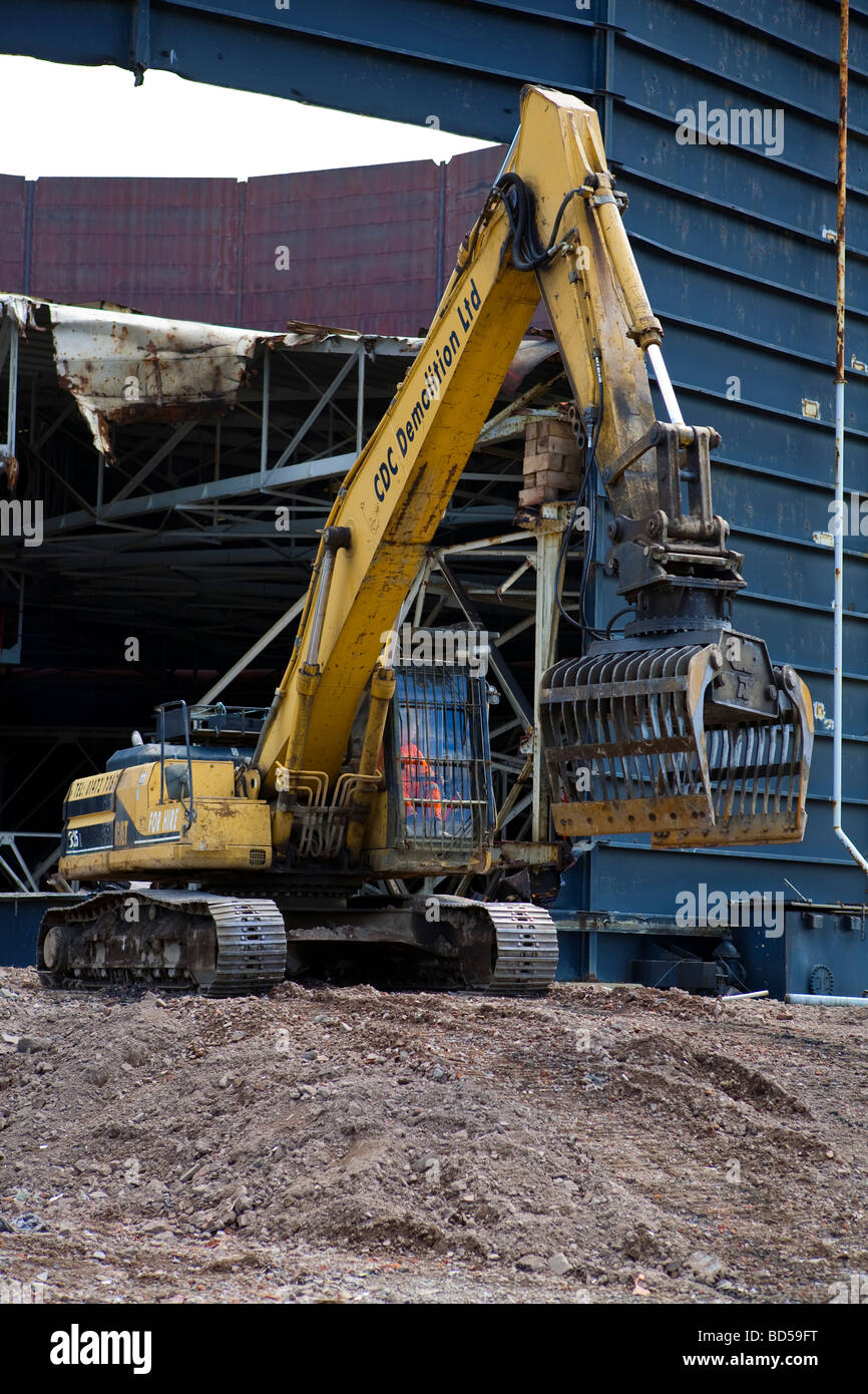 Gasometer gas tower JCB JS 460 Demolition plant machinery, Southport ...
