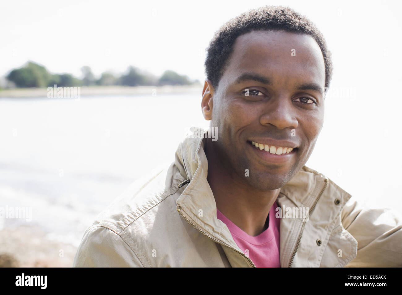 Waterfront shore beaches hi-res stock photography and images - Alamy