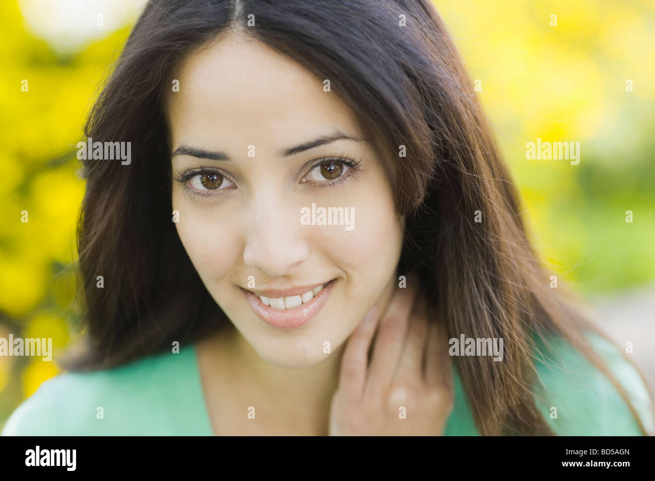 A woman outdoors smiling Stock Photo - Alamy