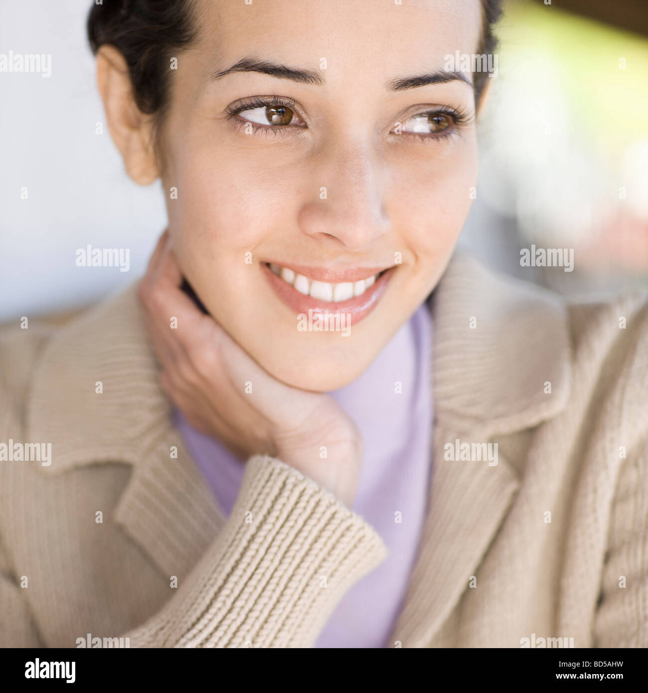 A woman outdoors smiling Stock Photo - Alamy