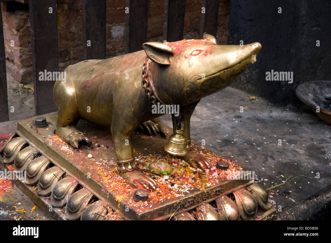 Pig shrine hi-res stock photography and images - Alamy