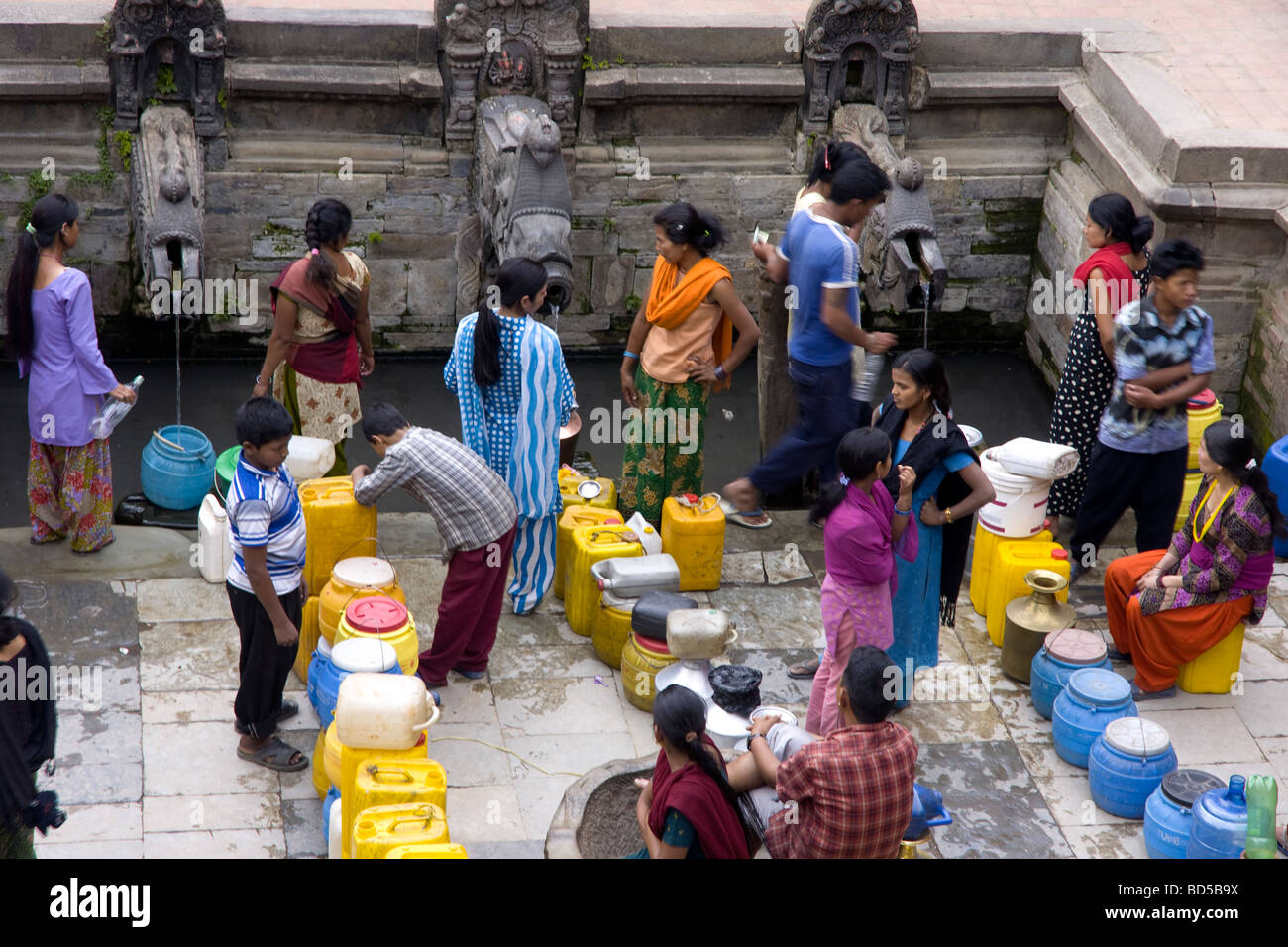 Water well in square hi-res stock photography and images - Alamy