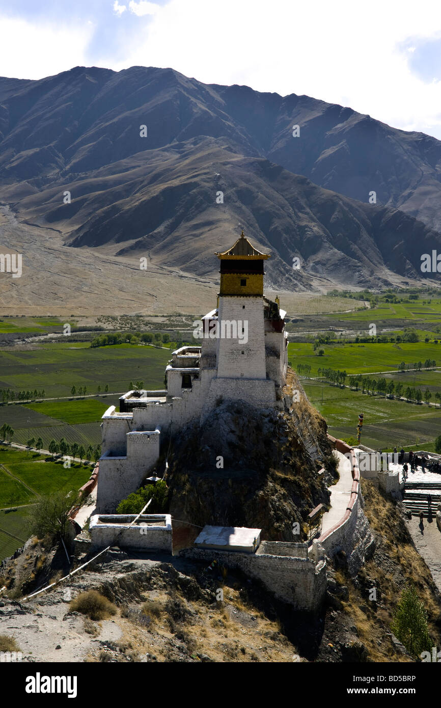 view of yumbulagang and the yarlung valley Stock Photo - Alamy