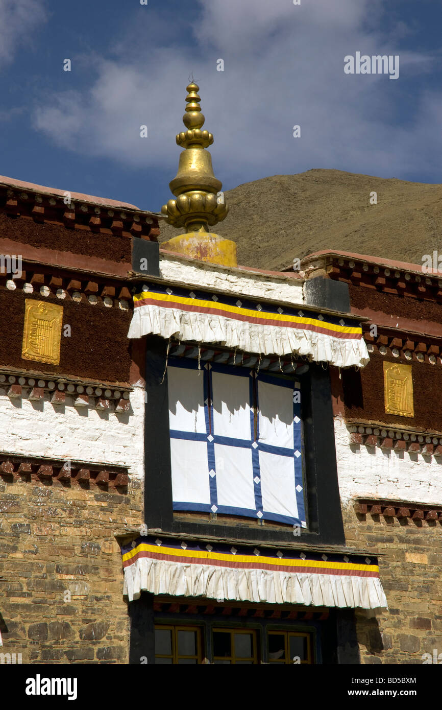 traditional tibetan building at the mindroling monastery Stock Photo ...