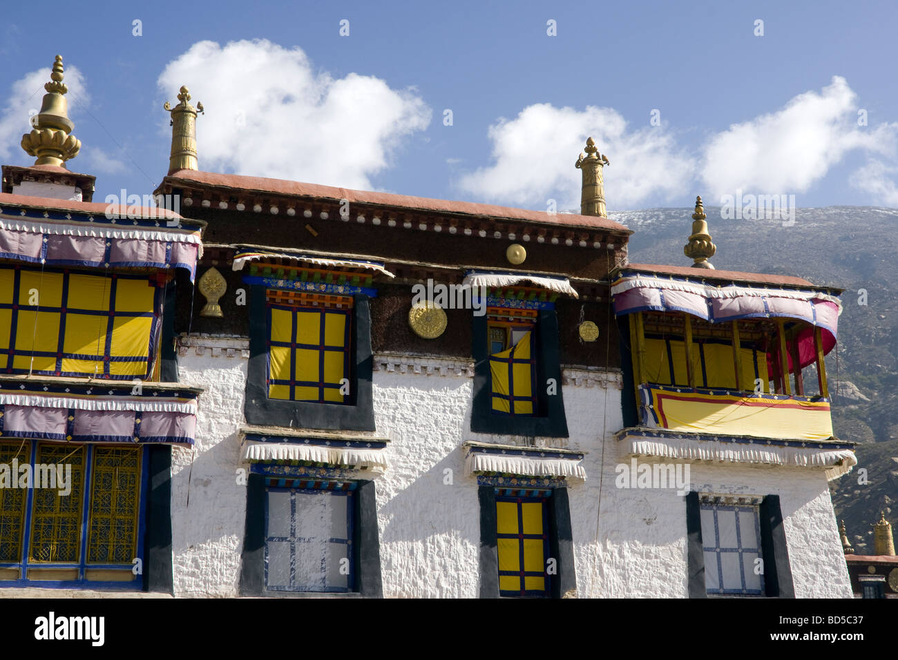 ganden palace at the drepung monastery Stock Photo - Alamy