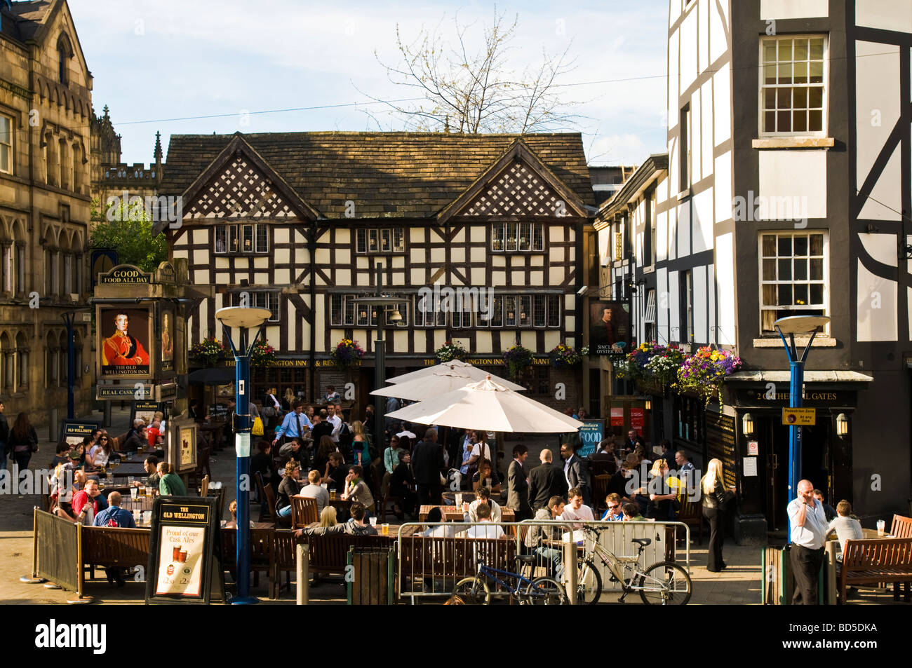 The Old Wellington Inn and Sinclair's Oyster Bar, city centre ...