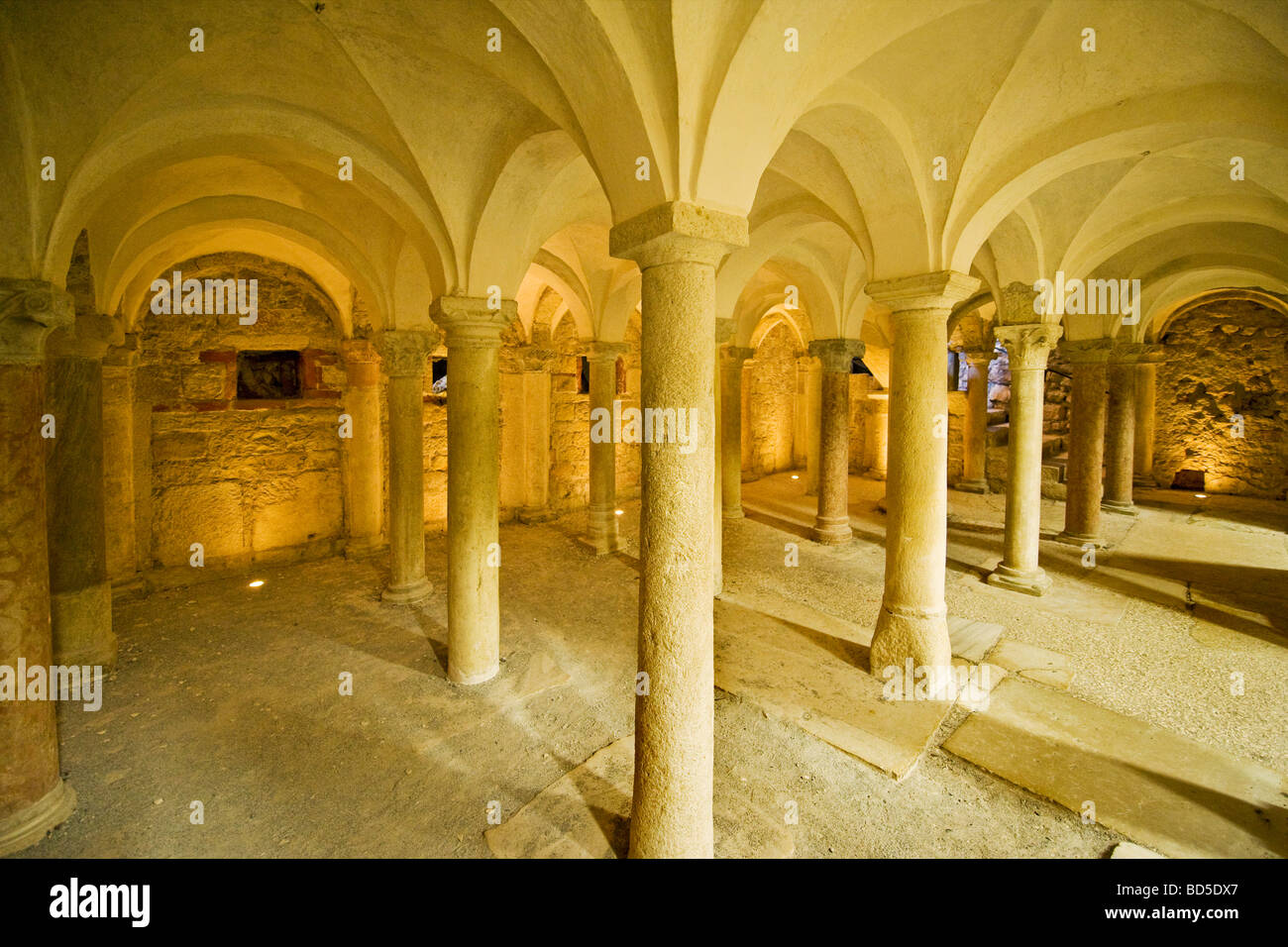 Romanesque crypt hi-res stock photography and images - Alamy