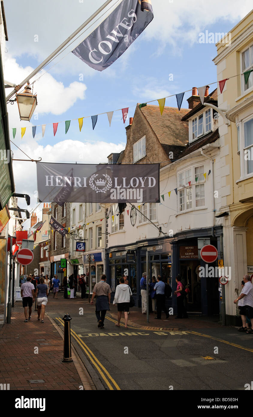 Cowes high street hi-res stock photography and images - Alamy