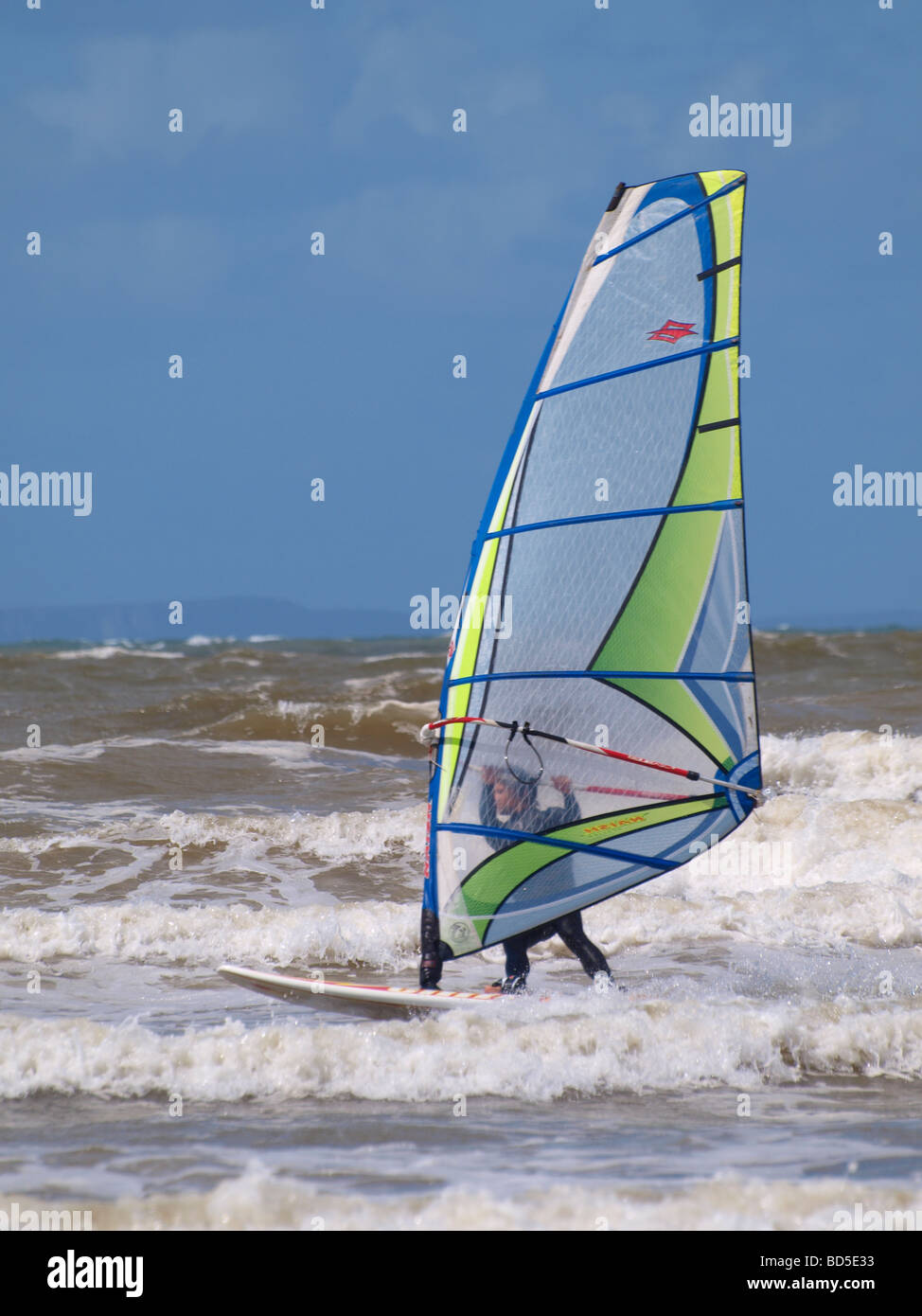 Windsurfer in wave hi-res stock photography and images - Alamy