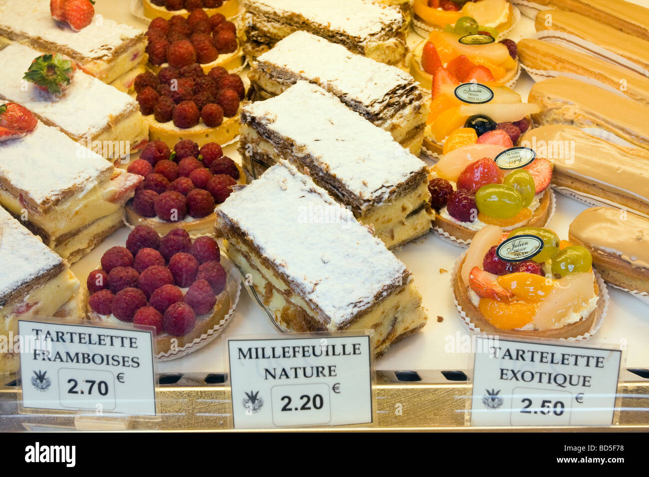Patisserie shop window, Paris Stock Photo - Alamy