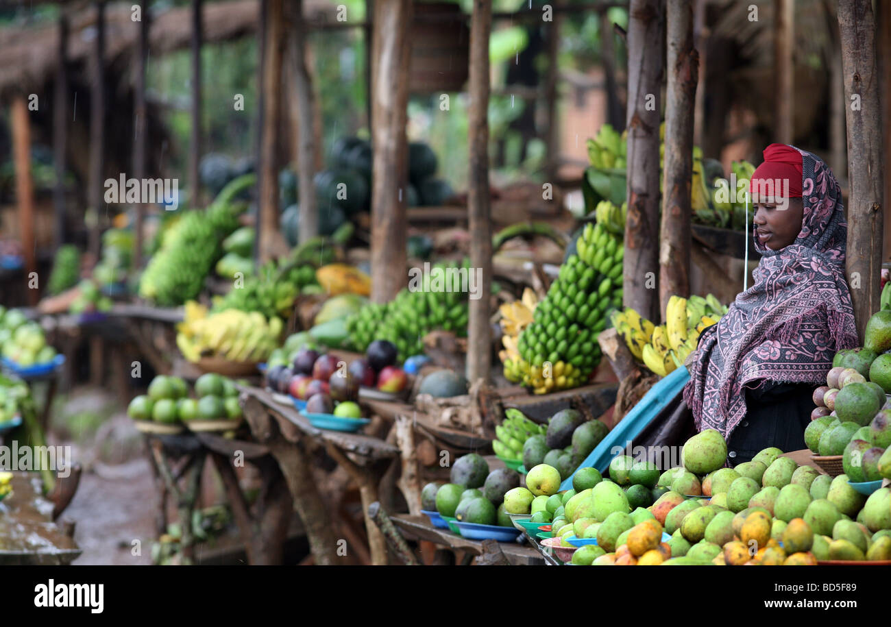 Uganda stall fruit road hi-res stock photography and images - Alamy