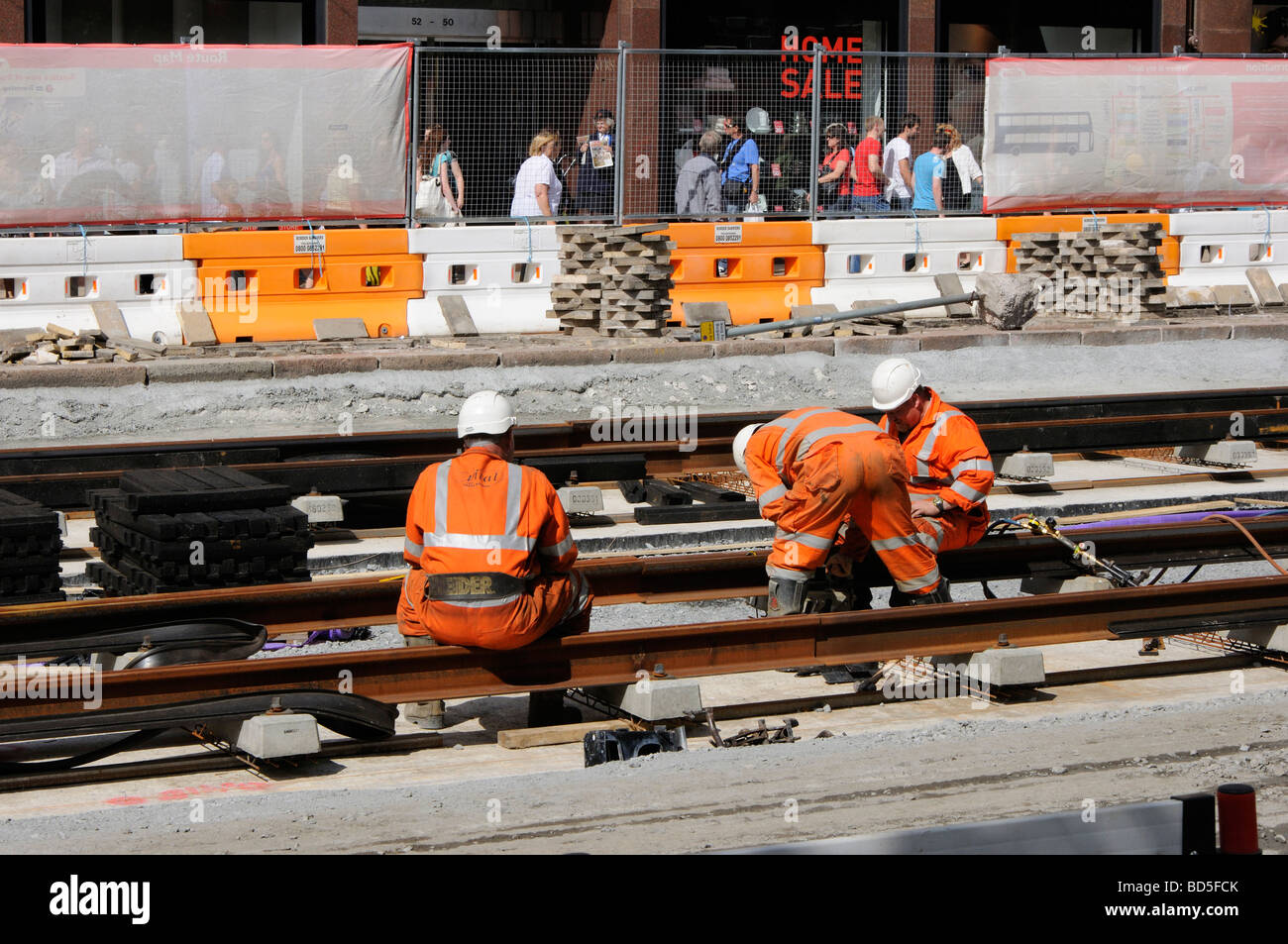 Rail men working tracks hi-res stock photography and images - Alamy