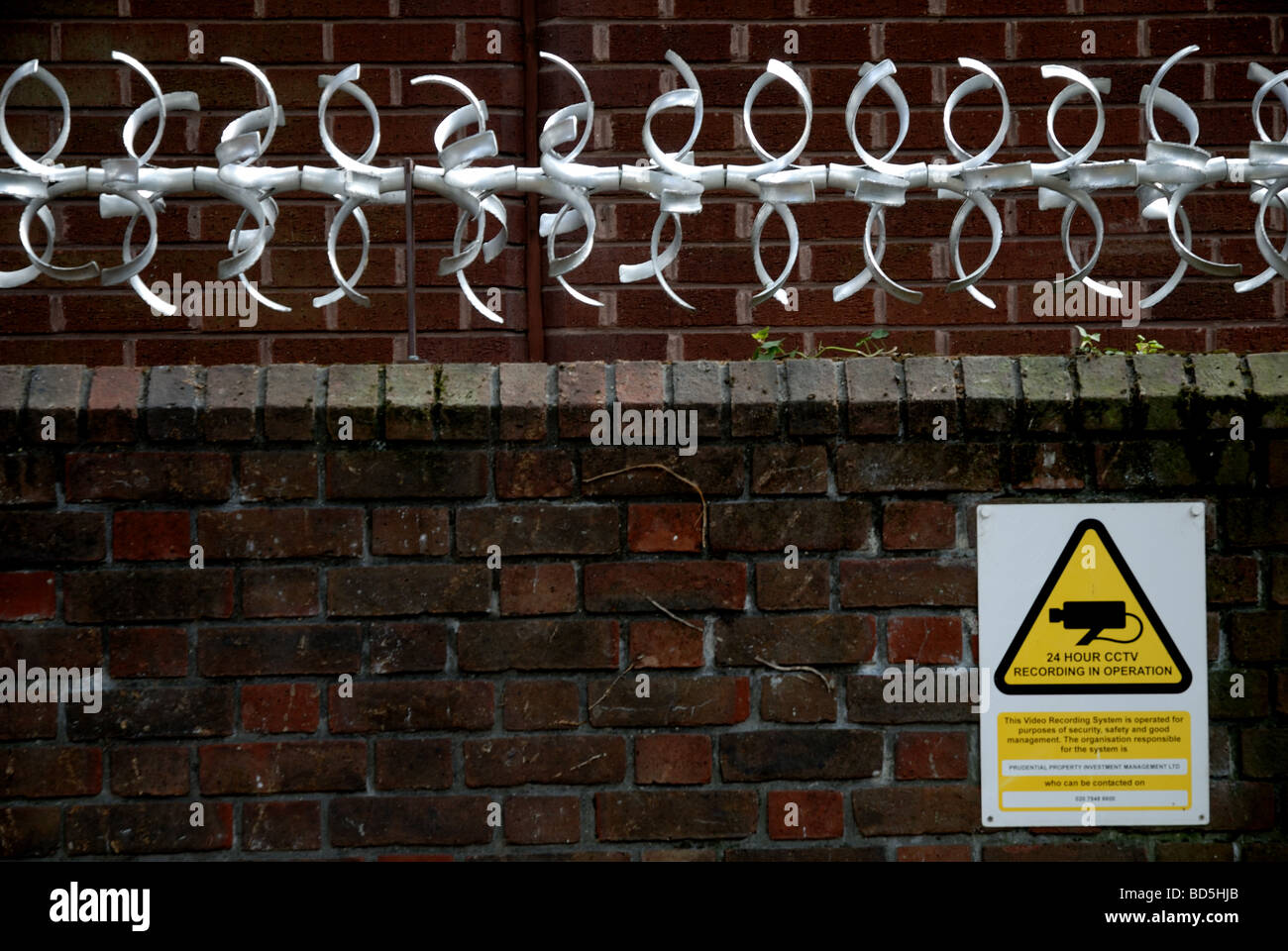 Security signage hi-res stock photography and images - Alamy