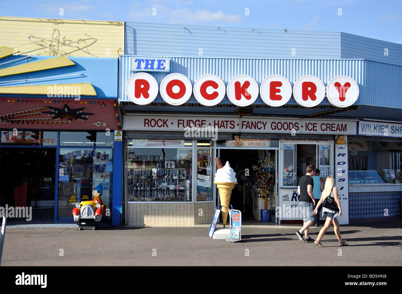 Amusement arcade on southend seafront hi-res stock photography and ...