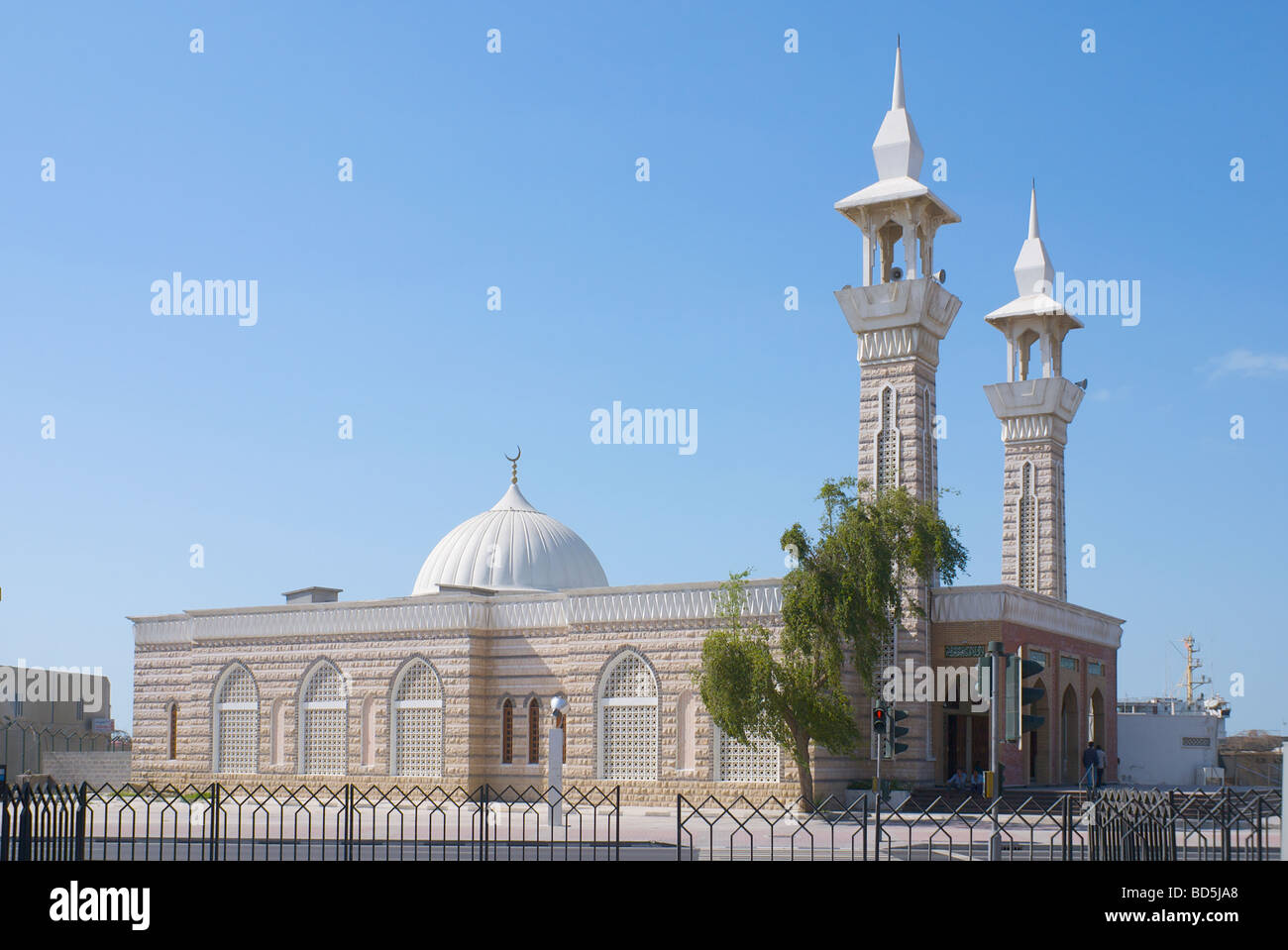 Mosque at the Deira Corniche, Dubai, United Arab Emirates (UAE Stock ...
