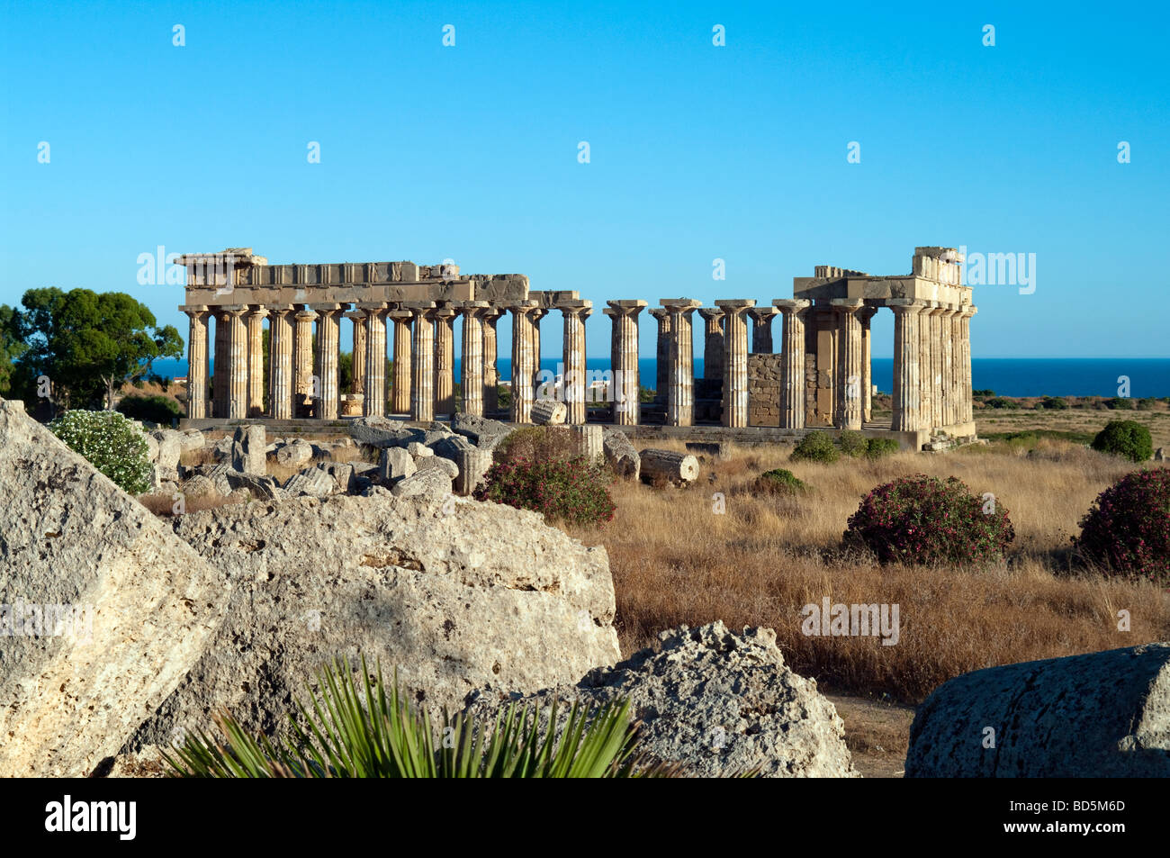 Greek hexastyle temple hi-res stock photography and images - Alamy