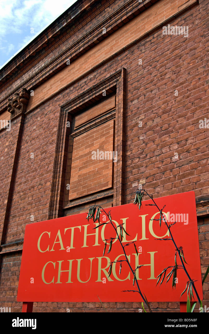 St edwards catholic church hi-res stock photography and images - Alamy