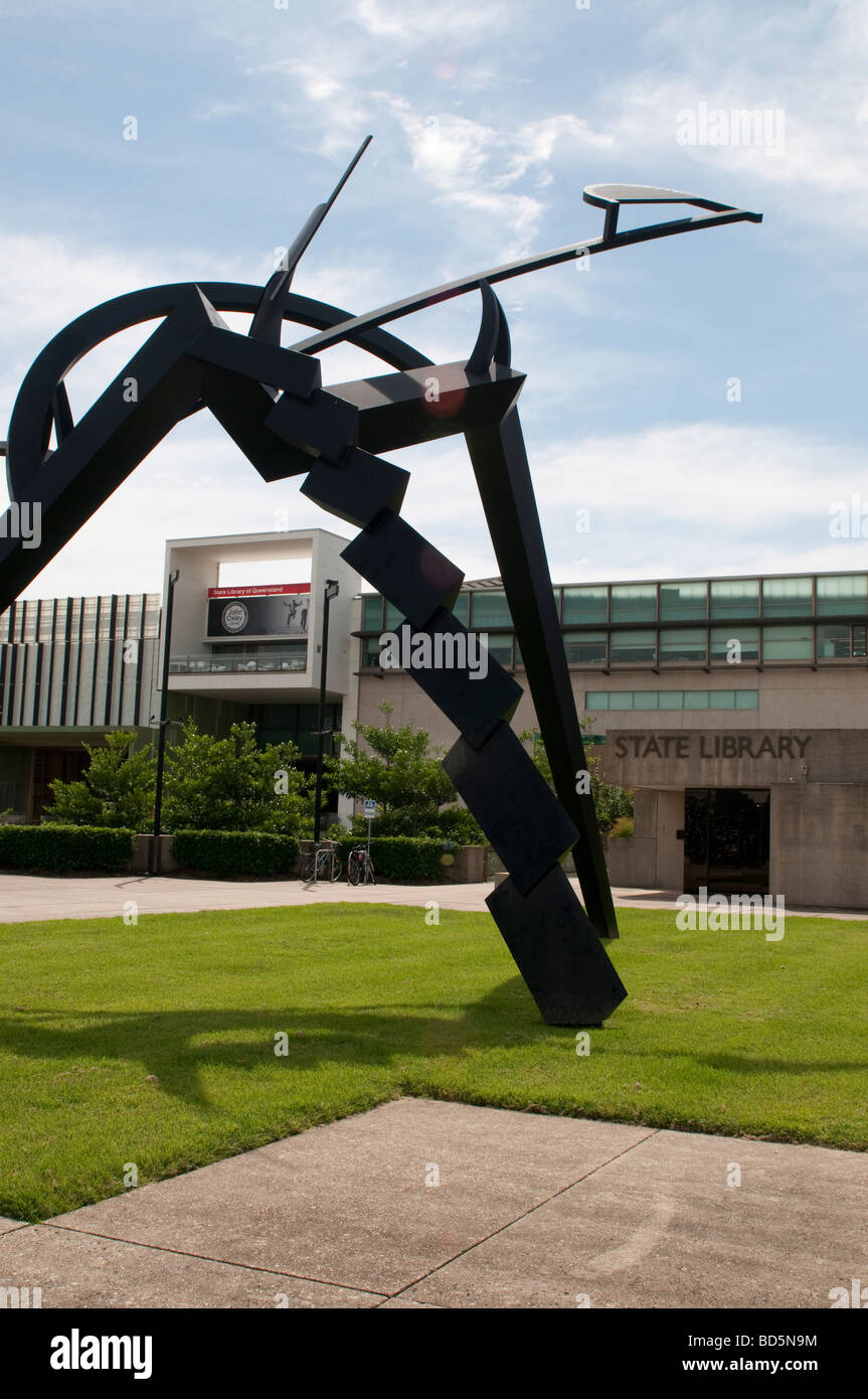Modern sculpture and State Library of Queensland at the South Bank ...