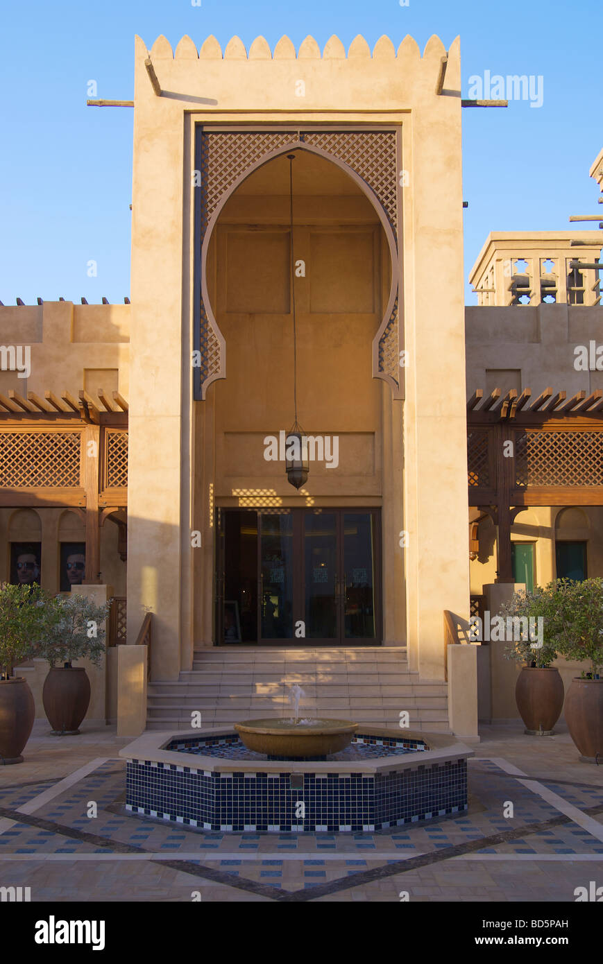Arabic architecture at the Madinat Jumeirah luxury resort, Jumeirah ... Arabic architecture at the Madinat Jumeirah luxury resort, Jumeirah ...