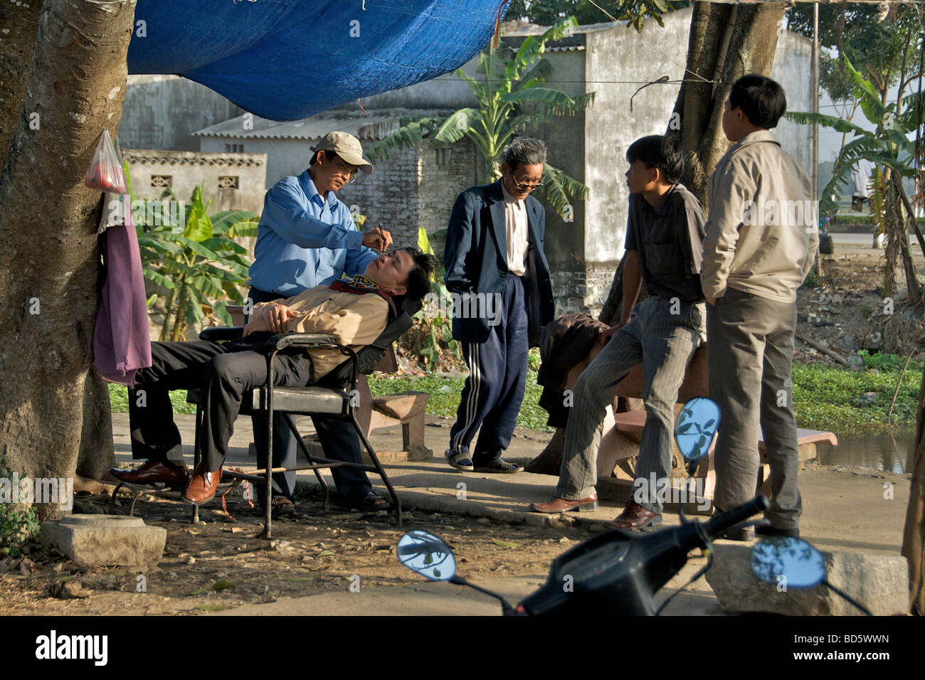 ^haircut rural ^barber hi-res stock photography and images - Alamy