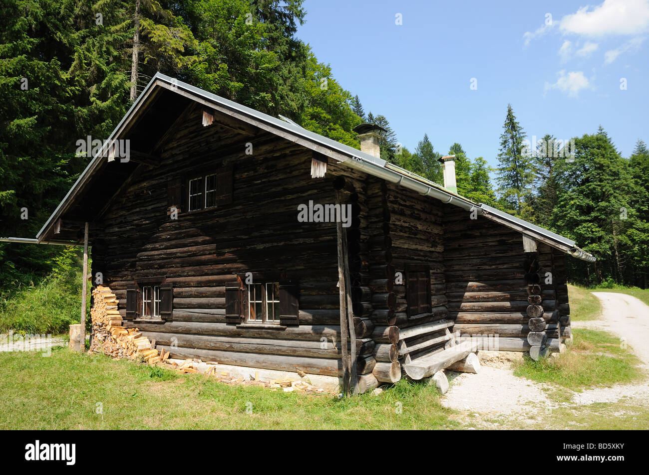 Wooden alpine cabin hi-res stock photography and images - Alamy