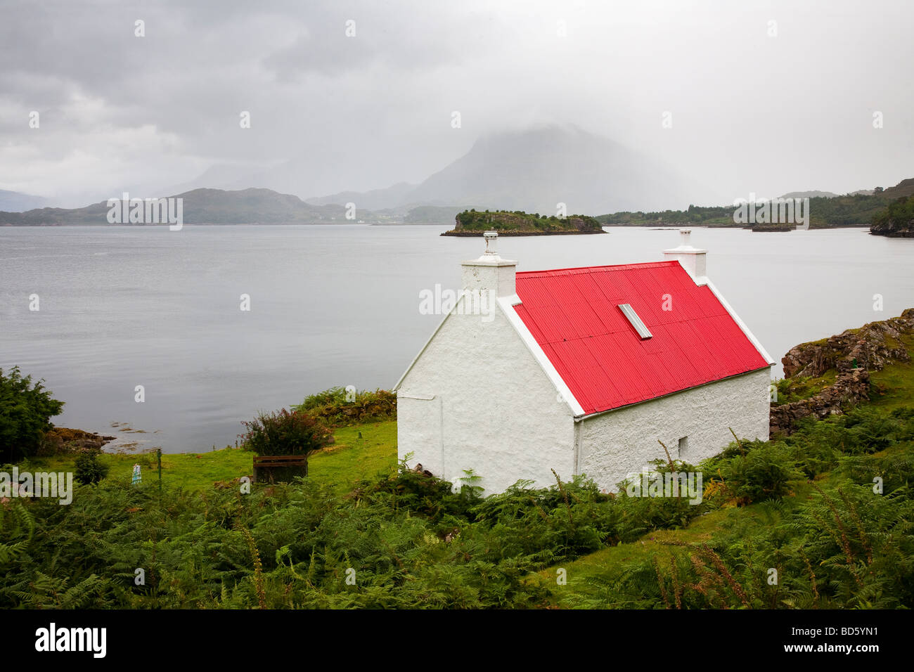 Cottage with Red Roof, Shieldaig, Scotland Stock Photo - Alamy