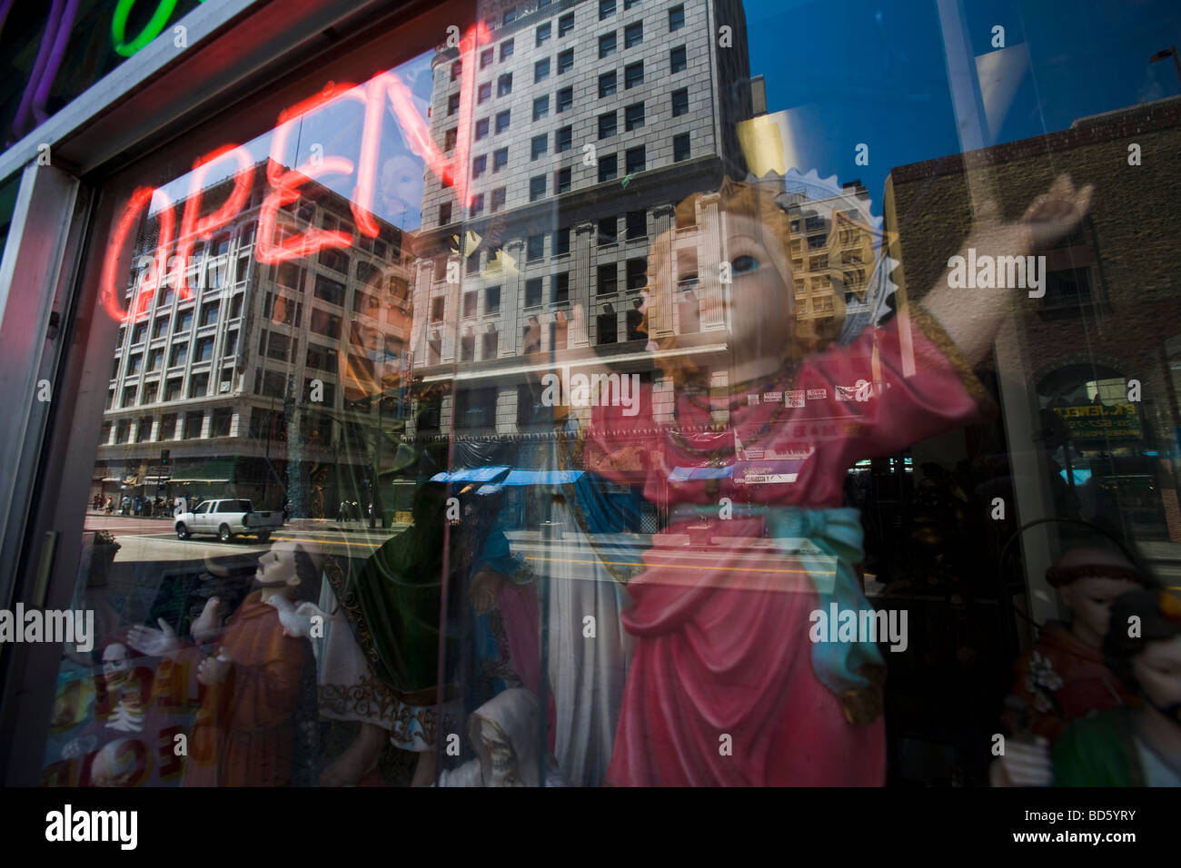 Reflections in a shop window hi-res stock photography and images - Alamy
