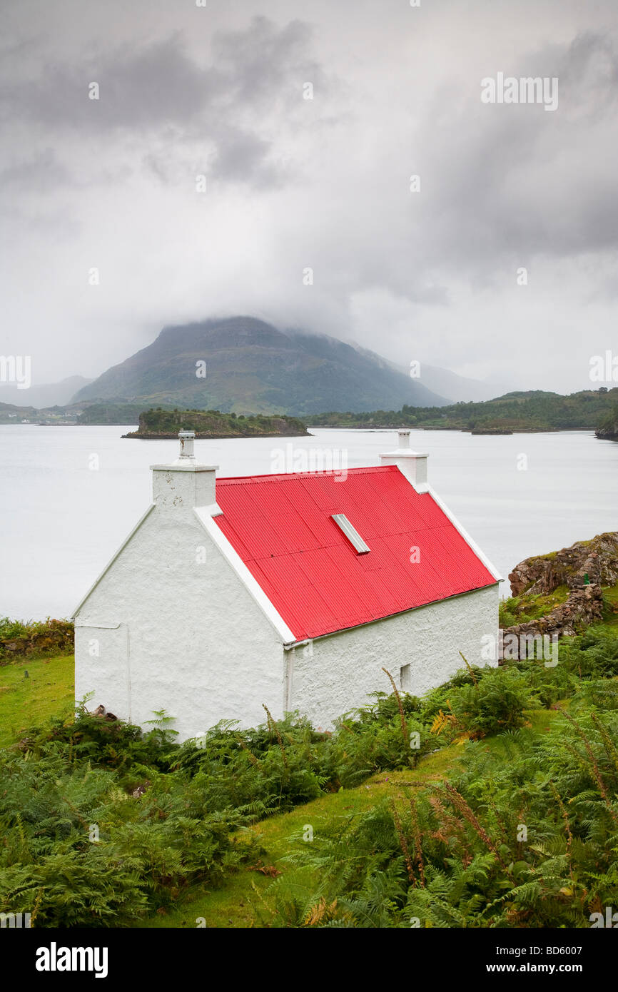 Cottage with Red Roof, Shieldaig, Scotland Stock Photo - Alamy