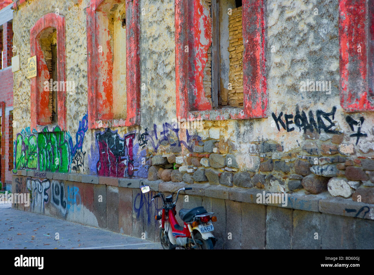 Motor Bike and Graffiti wall Stock Photo - Alamy