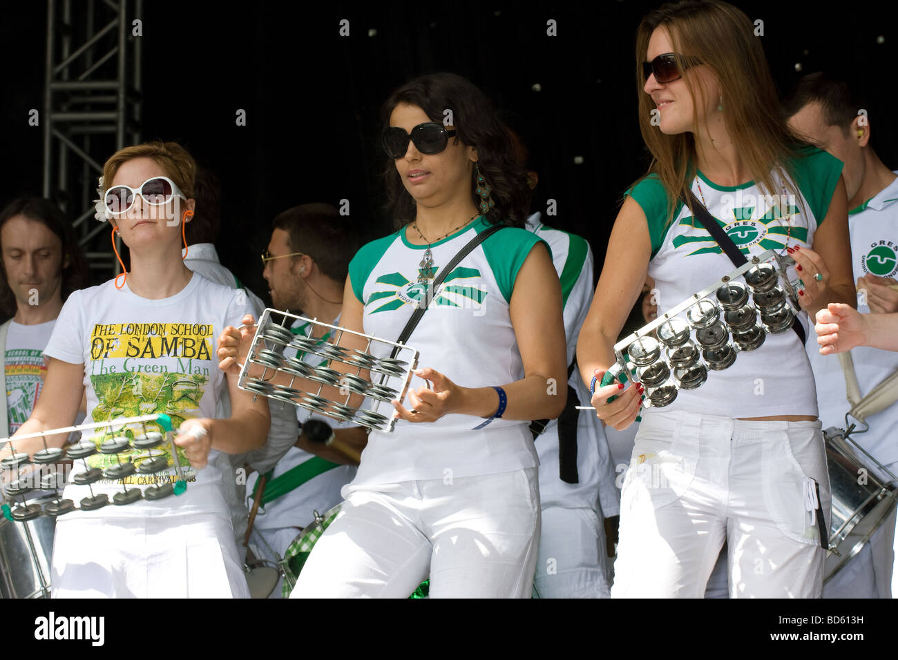 brasil brazilian young female latin singer performer Carnaval del ...