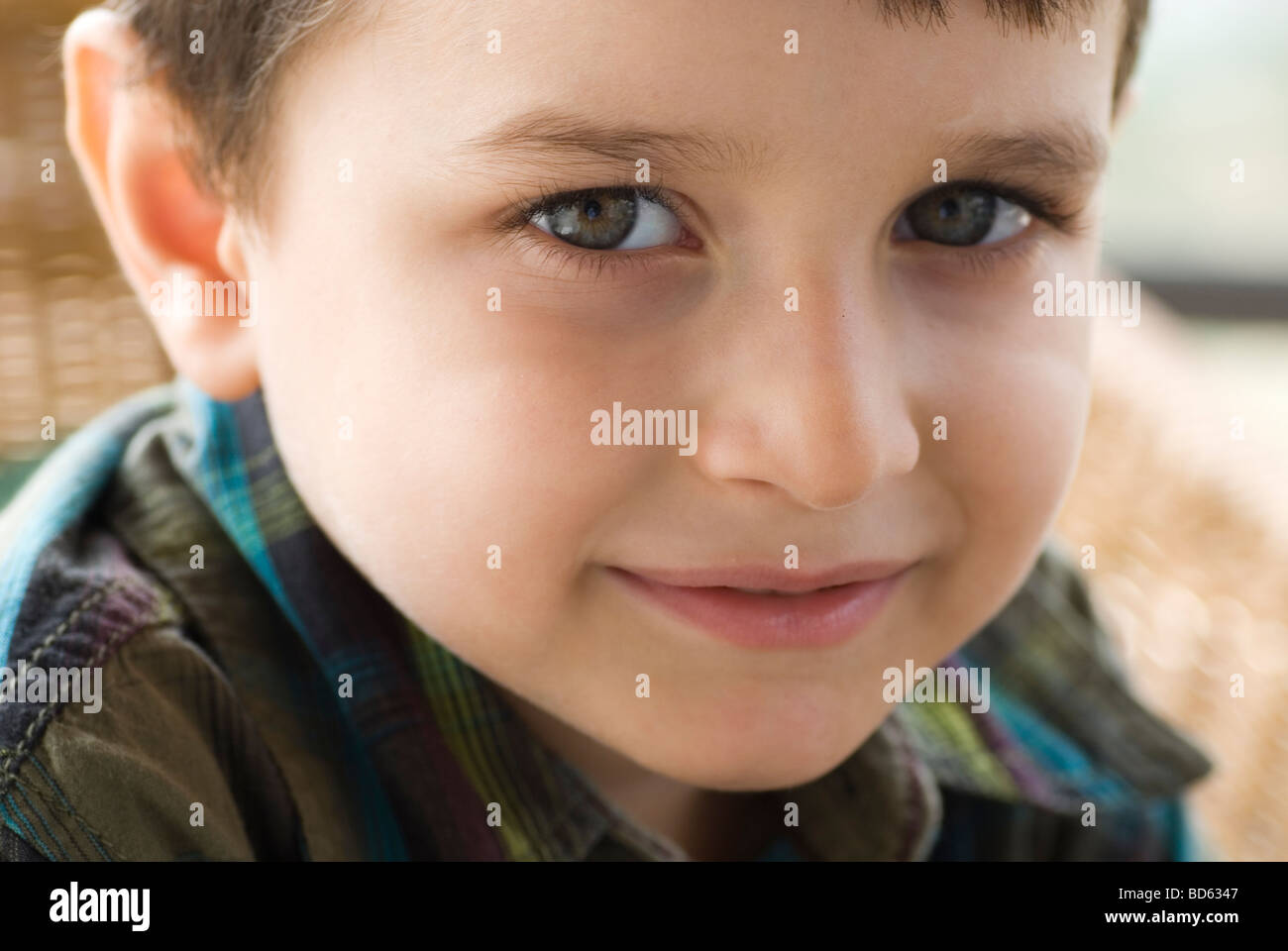 Cute little boy smiling Stock Photo - Alamy