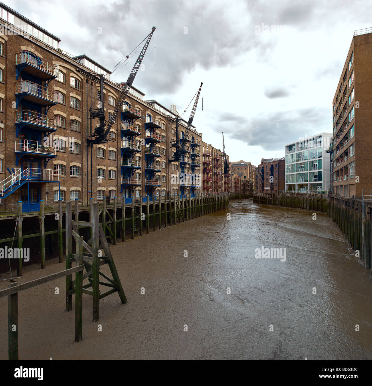 Converted dock buildings hi-res stock photography and images - Alamy