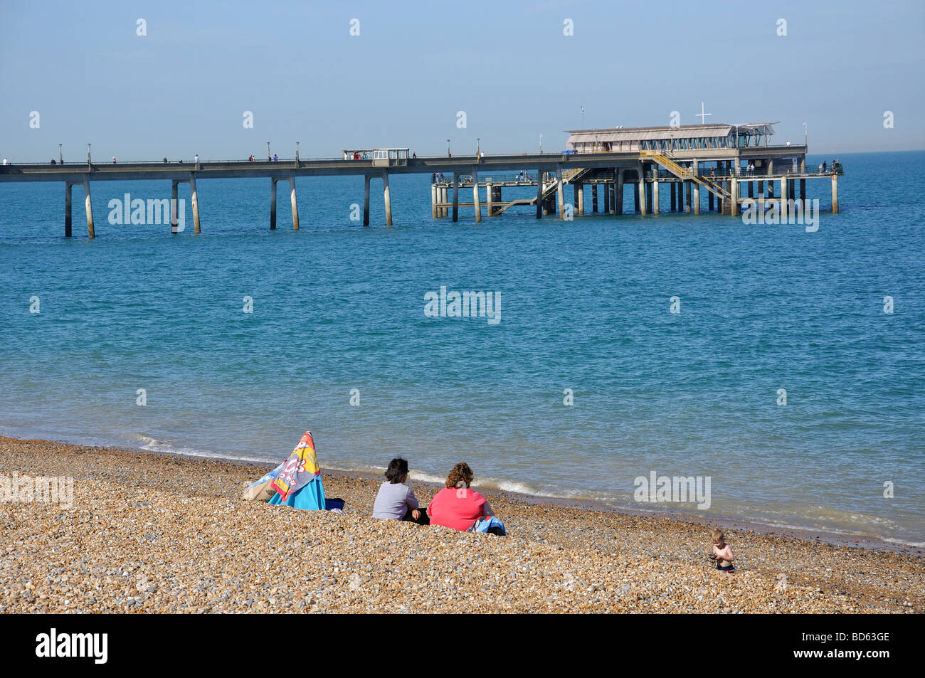 Kent beach summer hi-res stock photography and images - Alamy