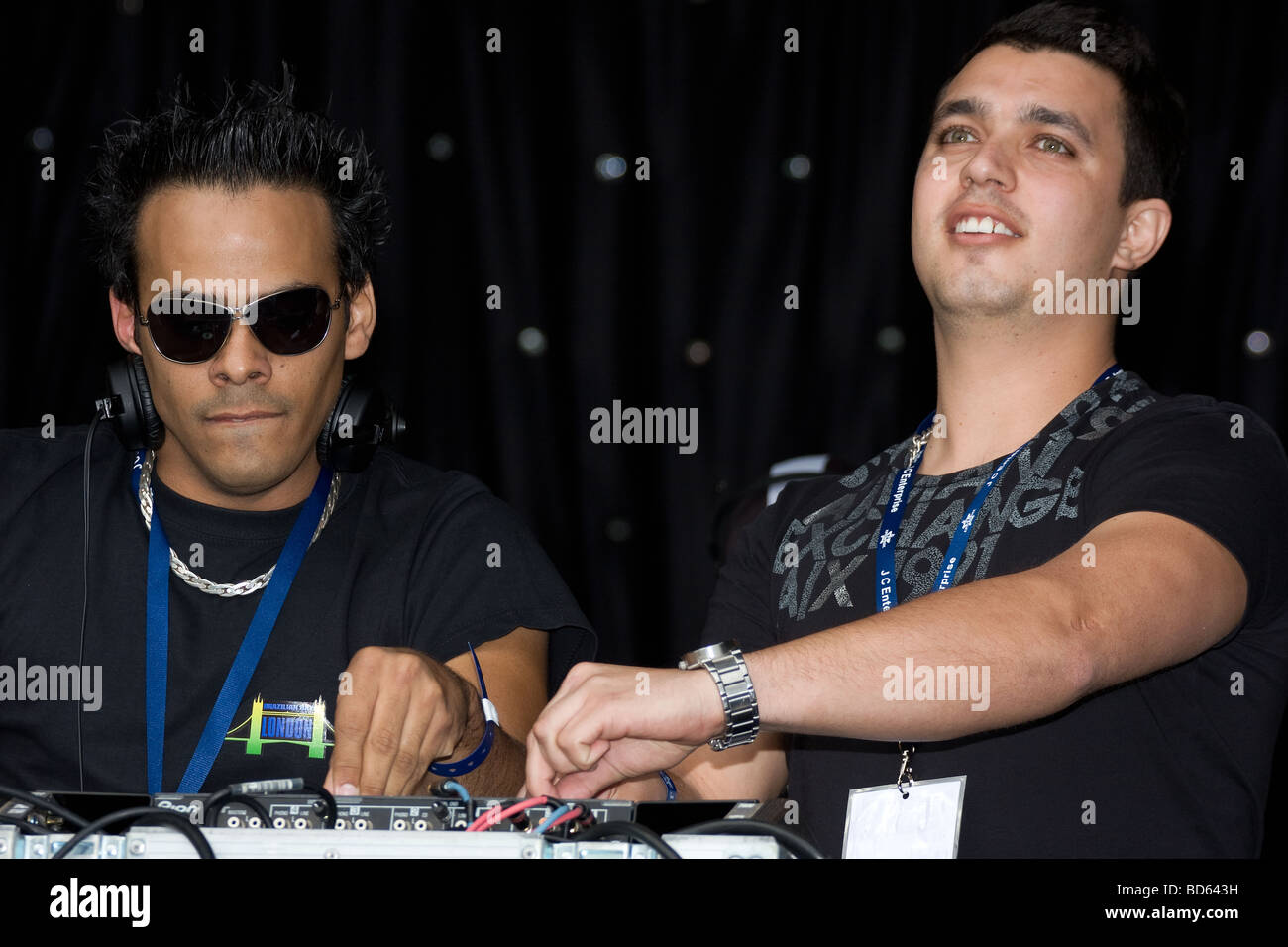 brazilian young male latin singer performer act dj Carnaval del pueblo ...